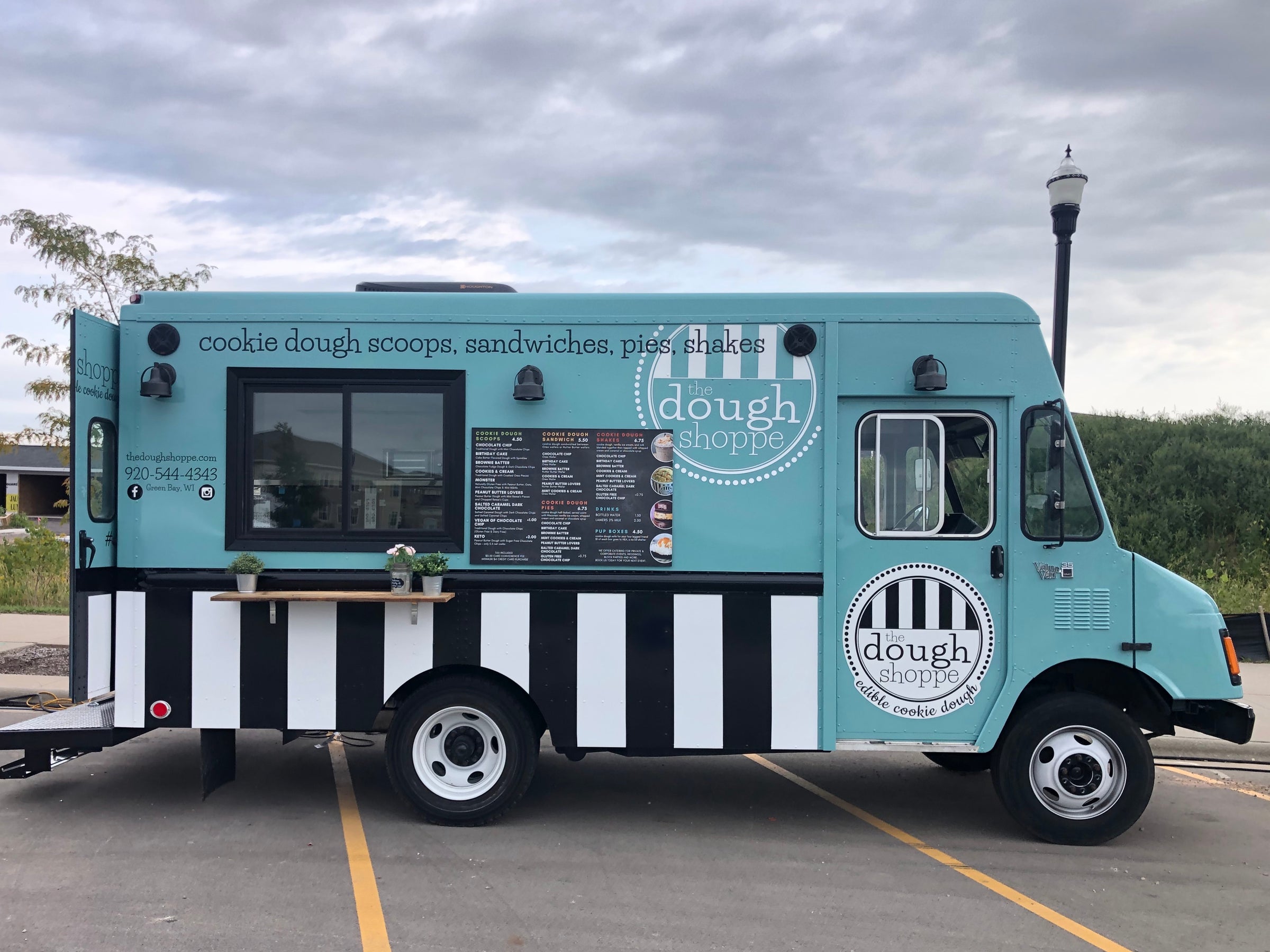 Wedding Dessert Truck | The Dough Shoppe